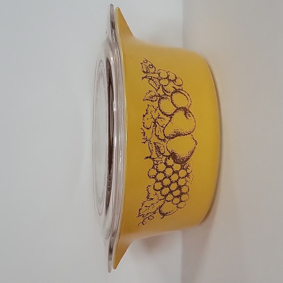 Pyrex | Kitchen | Old Orchard Pyrex 2 Quart Round Casserole Dish No Lid ...